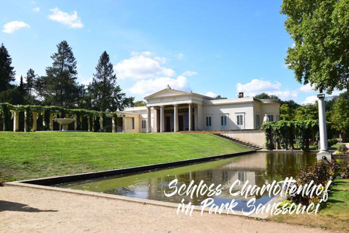 Schloss Charlottenhof im Park Sanssouci in Potsdam